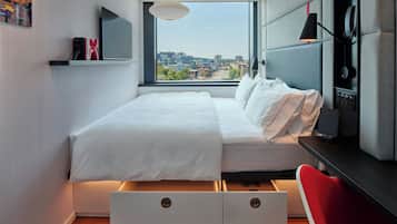 Quarto Premium, 1 cama king-size (View) | Roupa de alta qualidade, camas de colchão pillowtop, cofre no quarto