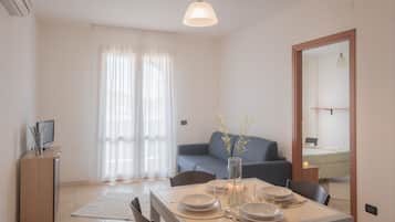 Apartamento, 2 quartos, varanda | Interior