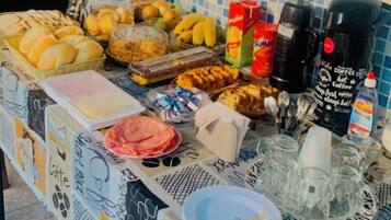 Pequeno-almoço tipo buffet diário incluído