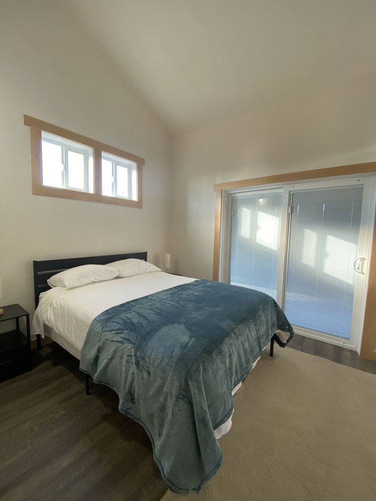 European Style Cottage In Oregon's Willamette Valley Wine Country - Cottage #1 - Oregon