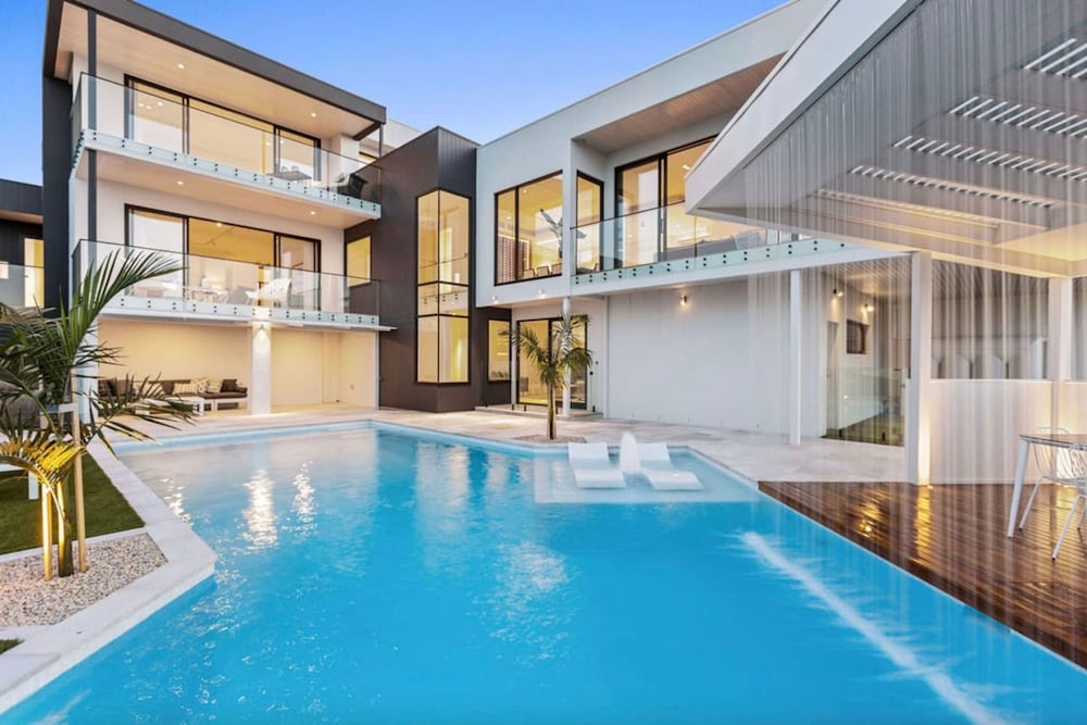 Bayview Luxe Entertainer Pool World Class View - Mount Martha