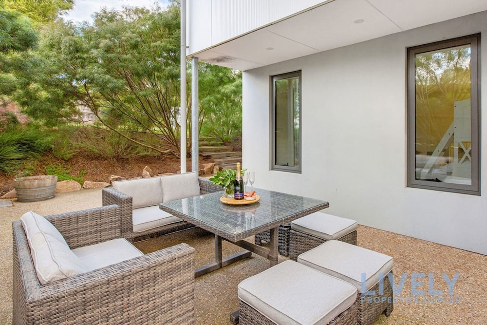 The Ocean S Edge Luxury Entertainer With Views - Mount Martha
