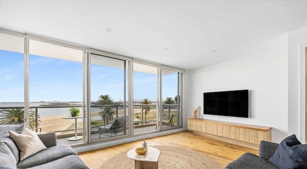 Beach Street Luxury 3 Bed With Beach Bay Views - Bayside City