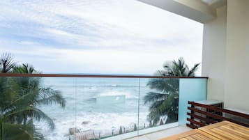Apartamento Deluxe, 1 quarto, varanda, vista para o mar | Varanda