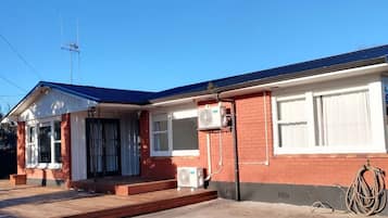 Fachada da propriedade
