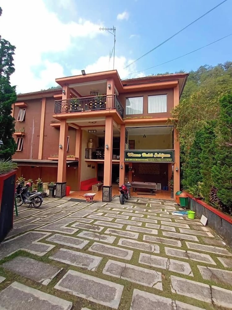 Red Chilies Hill Hotel - Tawangmangu