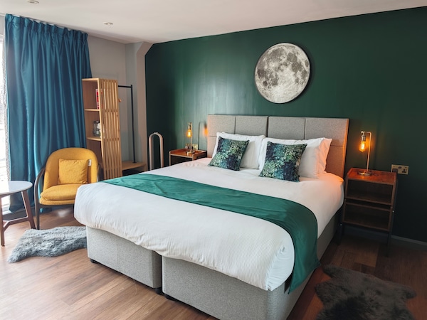 Pinnacle Suites - Isle of Wight