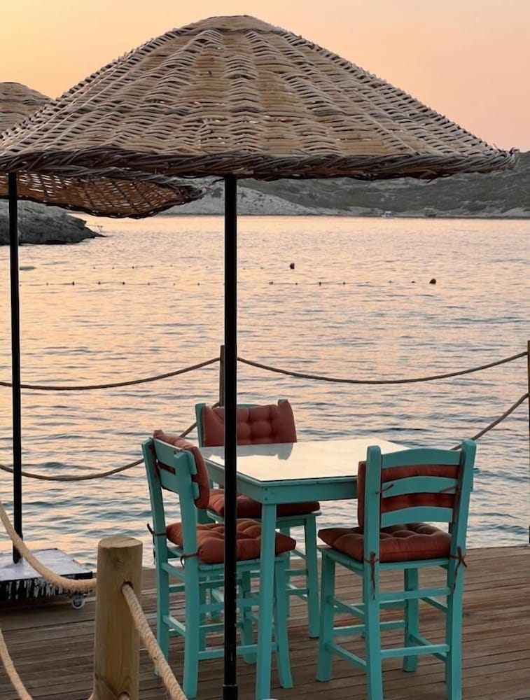 Akvaryum Buti̇k Otel Karaburun - Karaburun