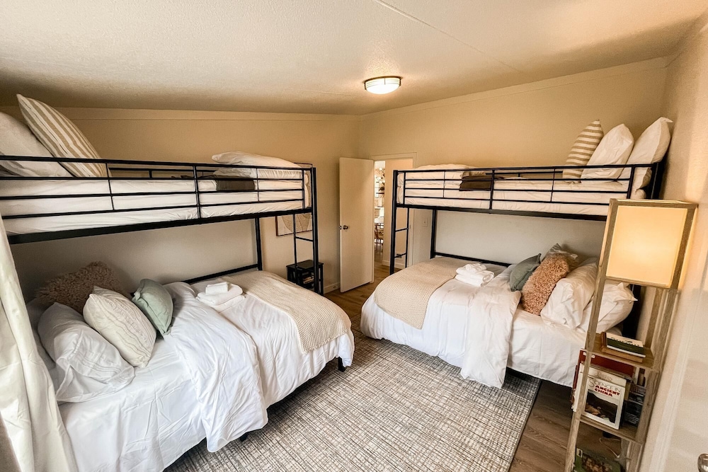 New Best Location Spectacular Views Dock Arcade - Runaway Bay