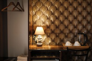 Quarto Quádruplo Familiar, Vista para a cidade | Roupa de alta qualidade, cofre no quarto, com decoração personalizada