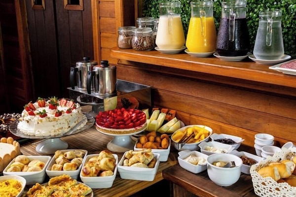 Pequeno-almoço preparado no momento diário incluído