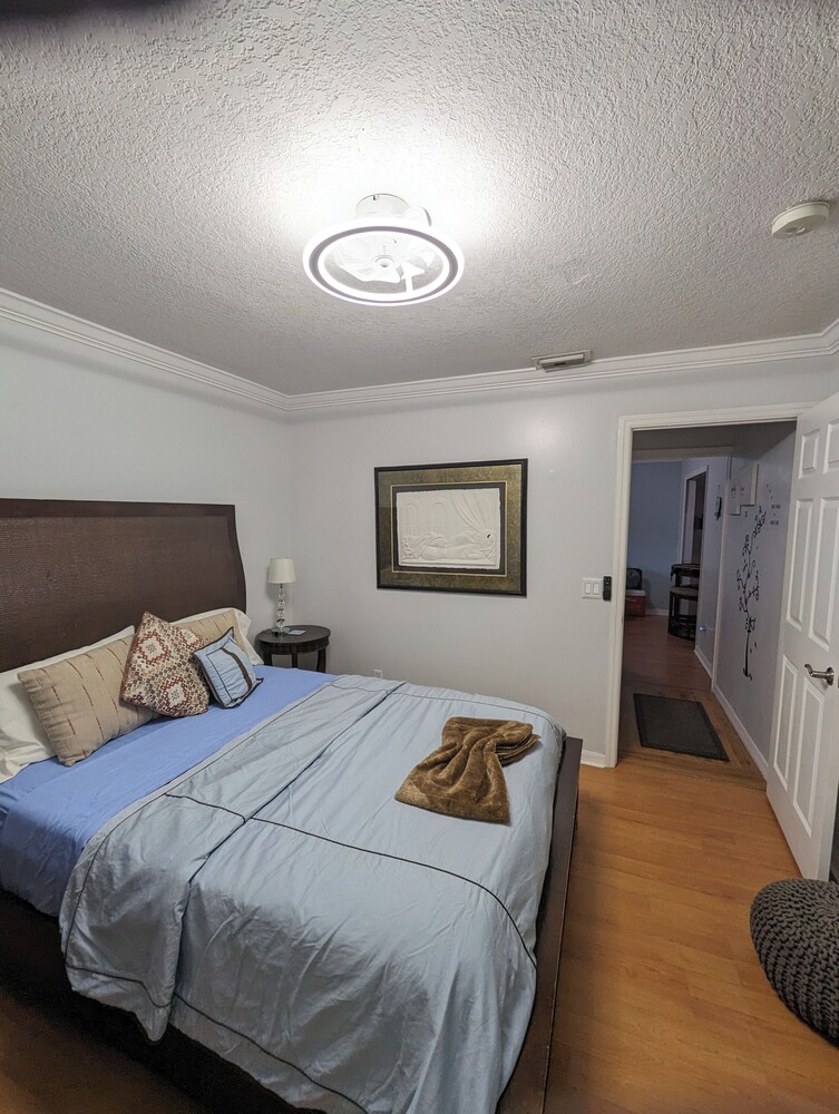 Cozy Apartment With Fence Courtyard Private For Your Pet. - 포트 St. 루시
