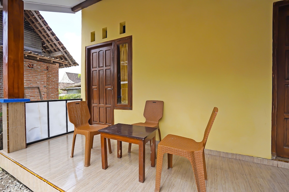 Spot On 92476 Sobat Ijen Traveller Homestay - Banyuwangi