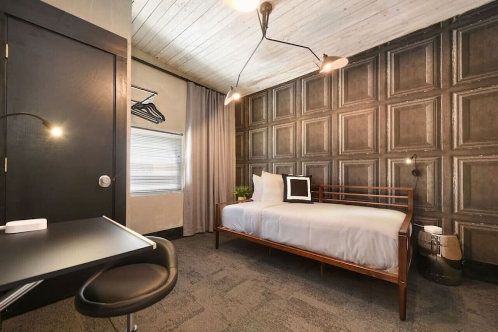 ★ Hostwise Stays ★ 2 Apartments In 1 - Great Privacy, Beautiful Space! - Pittsburgh, PA