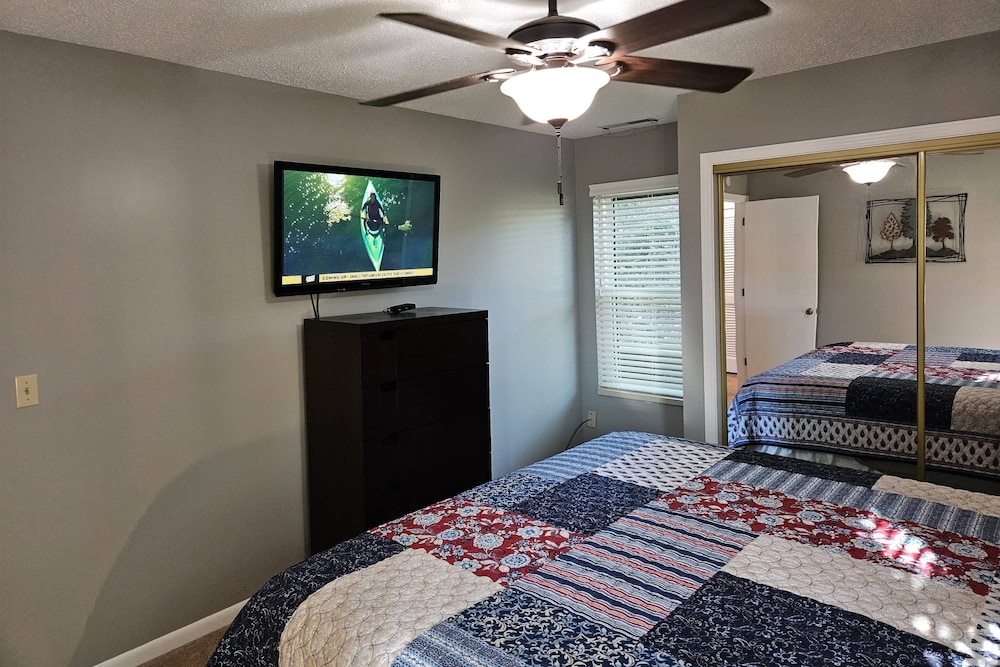 Free Tic (Sdc). Grt. Condo Near Silver Dollar City. View Of Table Rock Lake. Bring Your Boat!! - Coney Island, MO