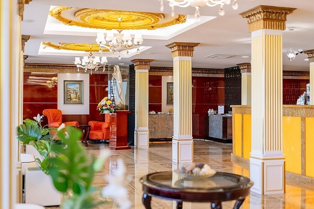 Embrace the Sugar Rush Experience! Three Relaxing Suites, 2 Swimming ...