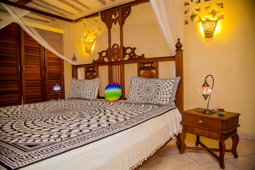 A 8-10min Walk To The Beach Cottage With A Private Pool, Free Wifi. - Diani Beach