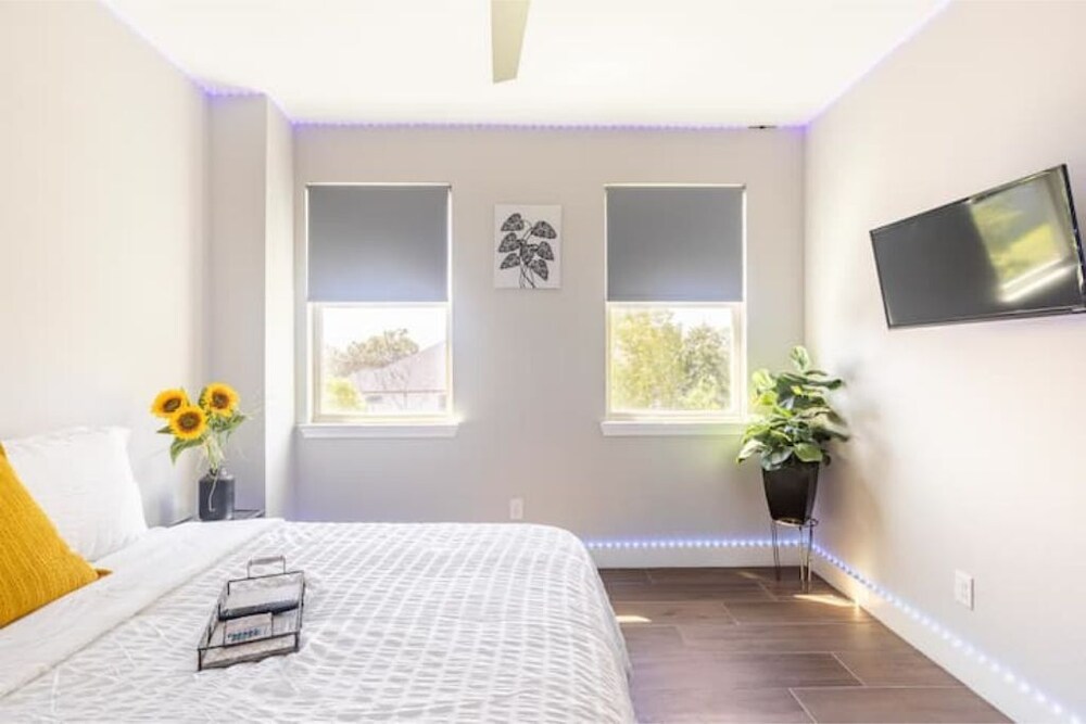 NEW Modern Villa- A Houston Garden Escape - Houston | Vrbo