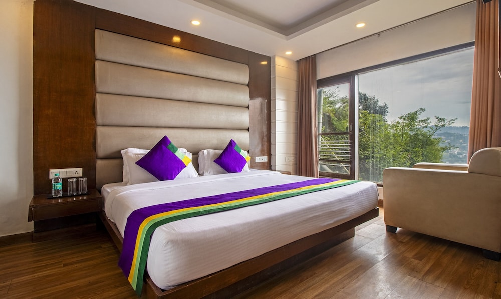 Treebo Premium Queen Of Hills Near Mall Road - Mussoorie