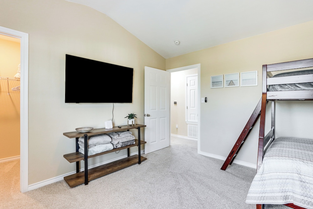 Pool & Lake Access: Lovely Monkey Island Getaway - Monkey Island | Vrbo