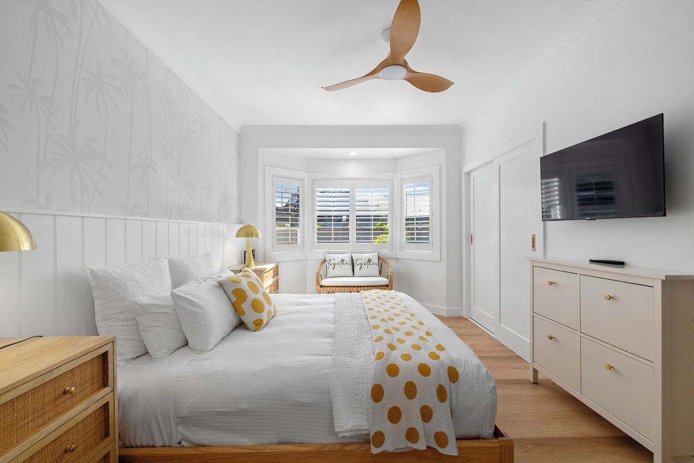 Ellie's Holiday Escape, Pool, Pets, Designer Villa - Coffs Harbour