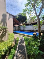 Piscina interior, piscina exterior 