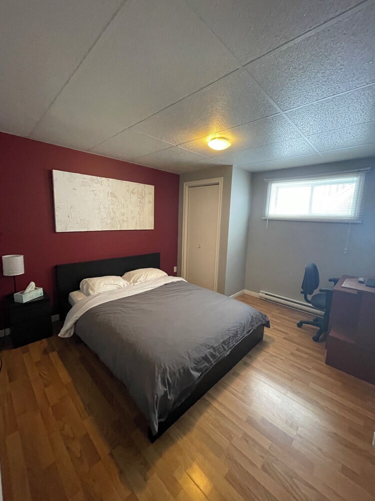 Private Studio Apartment, Only Minutes Away From The World Renowned Ski Resort - Québec
