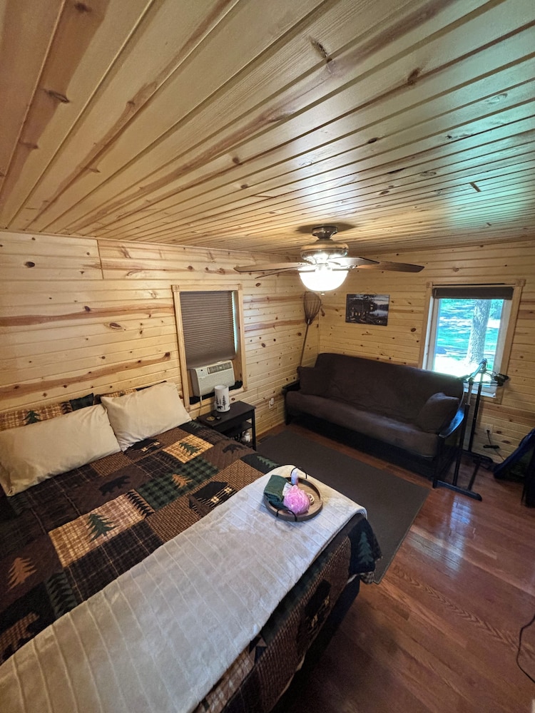 Cozy Lakeside Cabin With A Sauna, Fireplace Beautiful Views & Pet Friendly! - Mora, MN