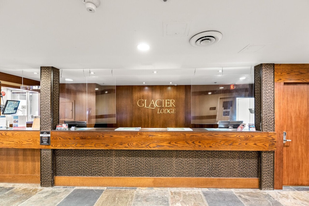 Upper Village Ski Out Top Floor 2bdr +Pool+hot Tub - Whistler