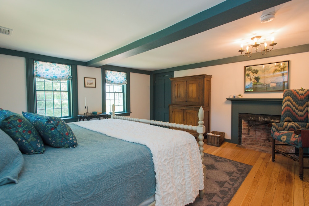 Sandwich Cape Cod Antique Colonial - The Deacon Eldred House - Sandwich ...