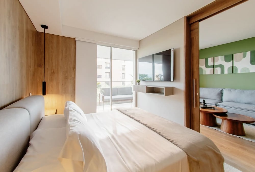 Top Location Luxury 2 Bed. W-exclusive Rooftop Pool In The Granada Neighborhood - Cali