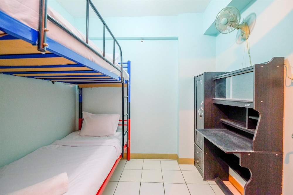 Comfort And Cozy Living 2br At Cibubur Village Apartment - Depok