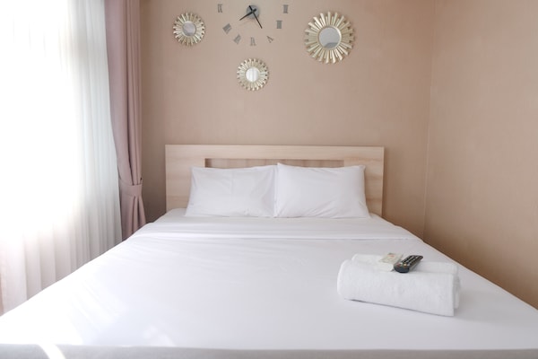 Spacious Studio With Extra Room At Grand Asia Afrika Apartment - Bandung
