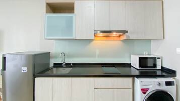 Estúdio | Cozinha privada | Um frigorífico/congelador grande, uma placa de cozinha