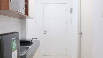 Estúdio | Cozinha privada | Um frigorífico/congelador grande, uma placa de cozinha