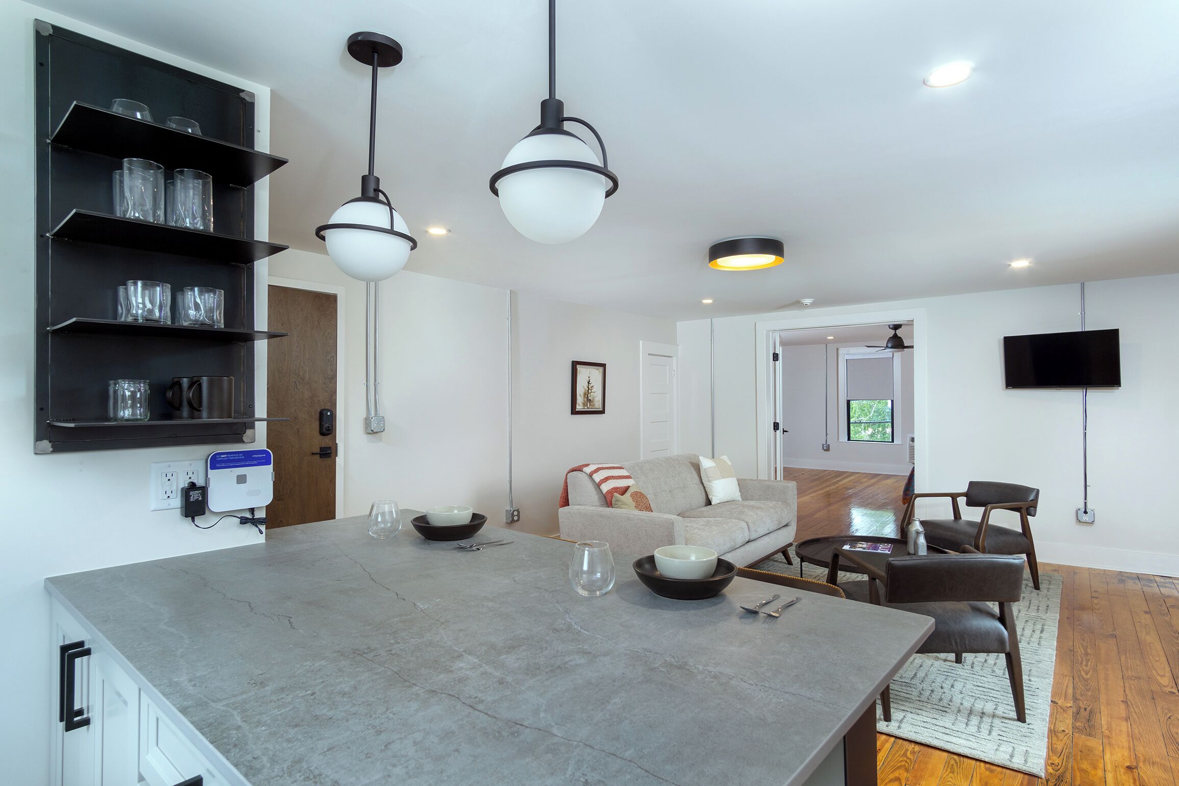 Cherry Street Loft (A) | In The Heart Of Downtown Black Mtn! - Black Mountain, NC