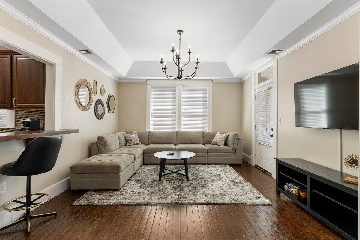 Main House At Cherry Street 4bdr - Tulsa, OK