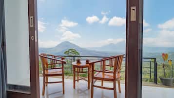 Suíte, vista para a montanha | 1 quarto, escrivaninha, Wi-Fi de cortesia, roupa de cama