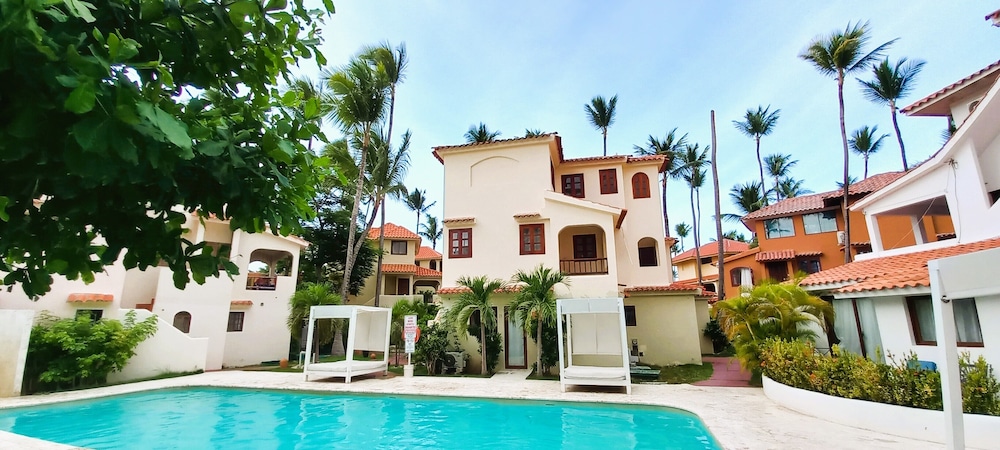 Premium Queen Bed Room Pool And Beach Club - La Piazzetta #74 - Punta Cana