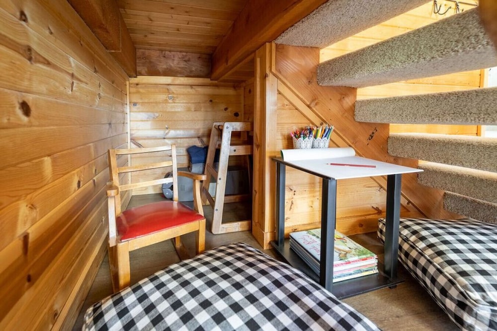 Luxurious Cabin Close To Lake Cascade W/ Hot Tub - Cascade, ID