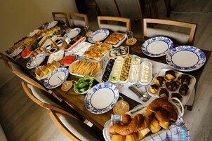 Quartos insonorizados, Wi-fi grátis, roupa de cama fornecida 