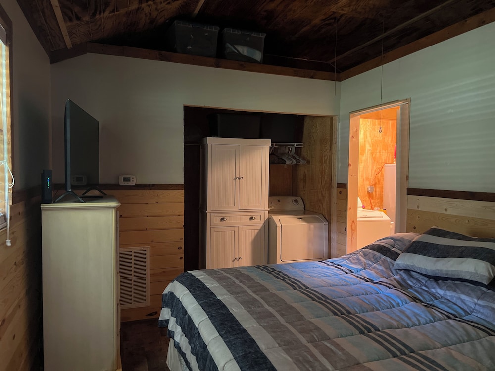 Quiet Cabin In The Hills Close To The Trails And Other Outdoor Activities.<br> - Yatesville Lake State Park, Louisa