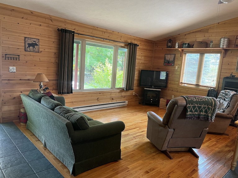 A Peaceful Getaway Just Minutes From Traverse City! The Perfect Up North Retreat - Traverse City, MI