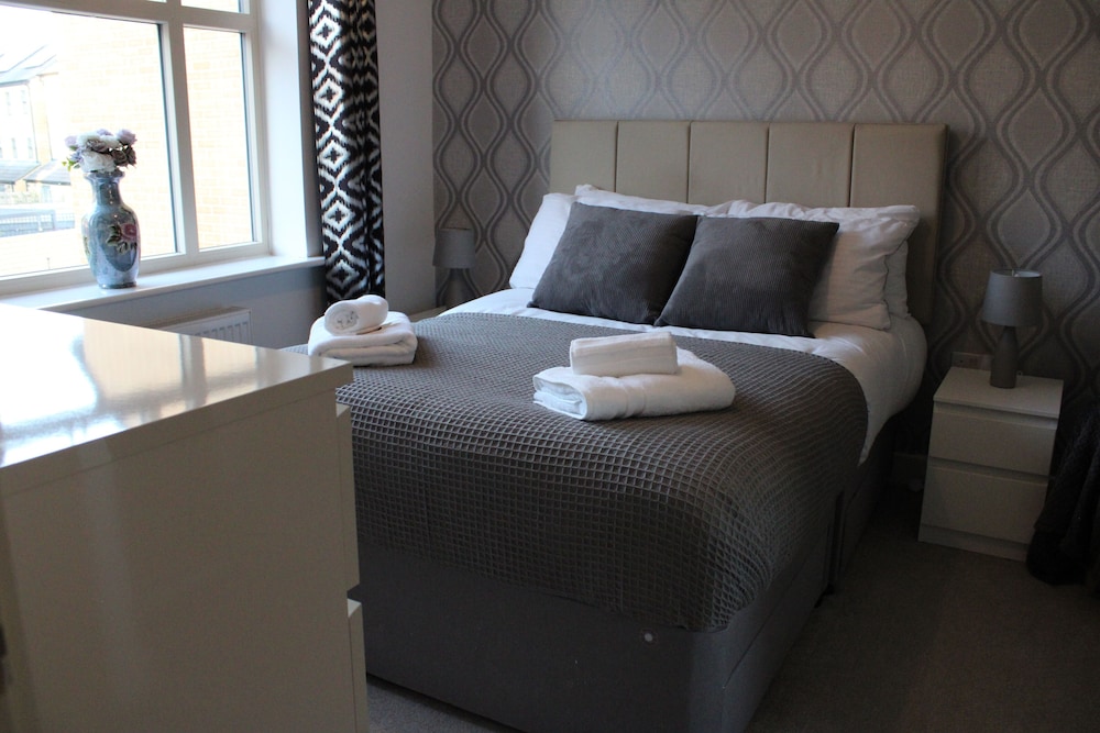 Luxury Getaway Home. 5 Mins To Xscape And Junction 32 Shopping Centres! - Leeds City Centre