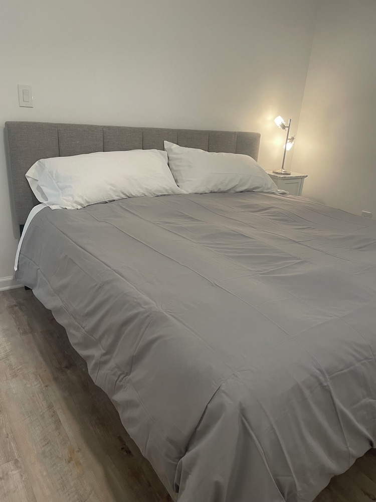 Welcome To Our Junior One-bedroom Located In The Beautiful Town Of Darien. - New Canaan, CT