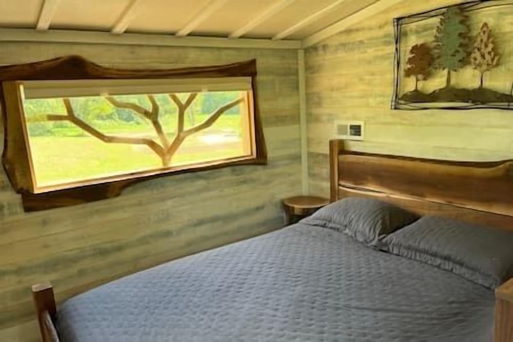The Royal Roost Treehouse - Monroe County | Vrbo