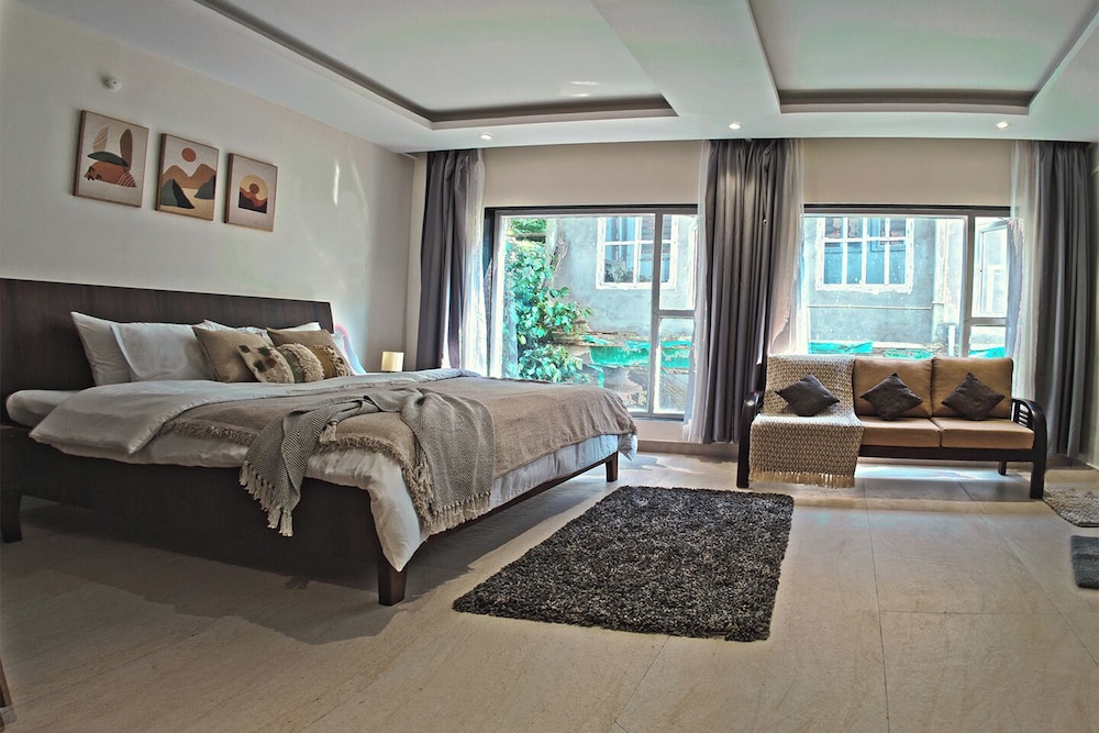 Chic 3bhk Spacious Apartment Near Manipal Hospital With Modern Amenities - 강토크