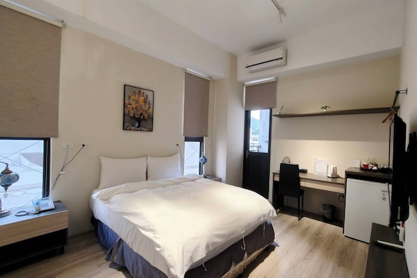 Quarto casal conforto, banheira | Wi-Fi de cortesia, roupa de cama