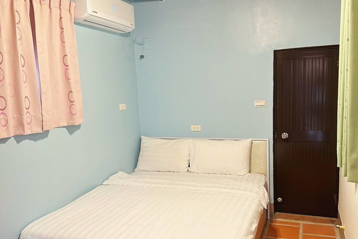 Quarto Duplo Deluxe | Wi-fi grátis, com decoração personalizada