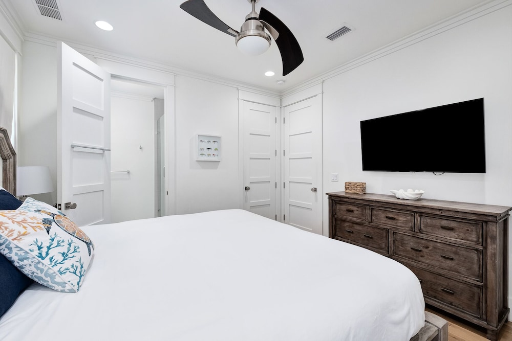 Stunning Beach Home | Watercolor Resort | Private Heated Pool | 6 Pass Golf Cart - Seaside, FL